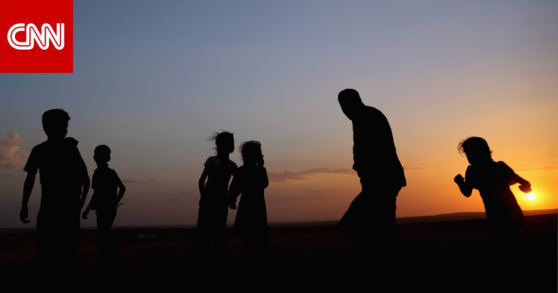 توثيق أول عملية "قطع رأس" بالفيديو ينفذها أحد "أشبال الخلافة" التابعين ...