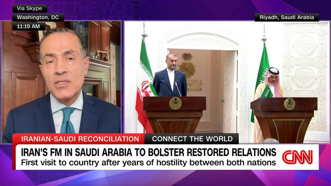 محمد بن سلمان يستقبل وزير خارجية إيران فمن حضر من الجانب السعودي