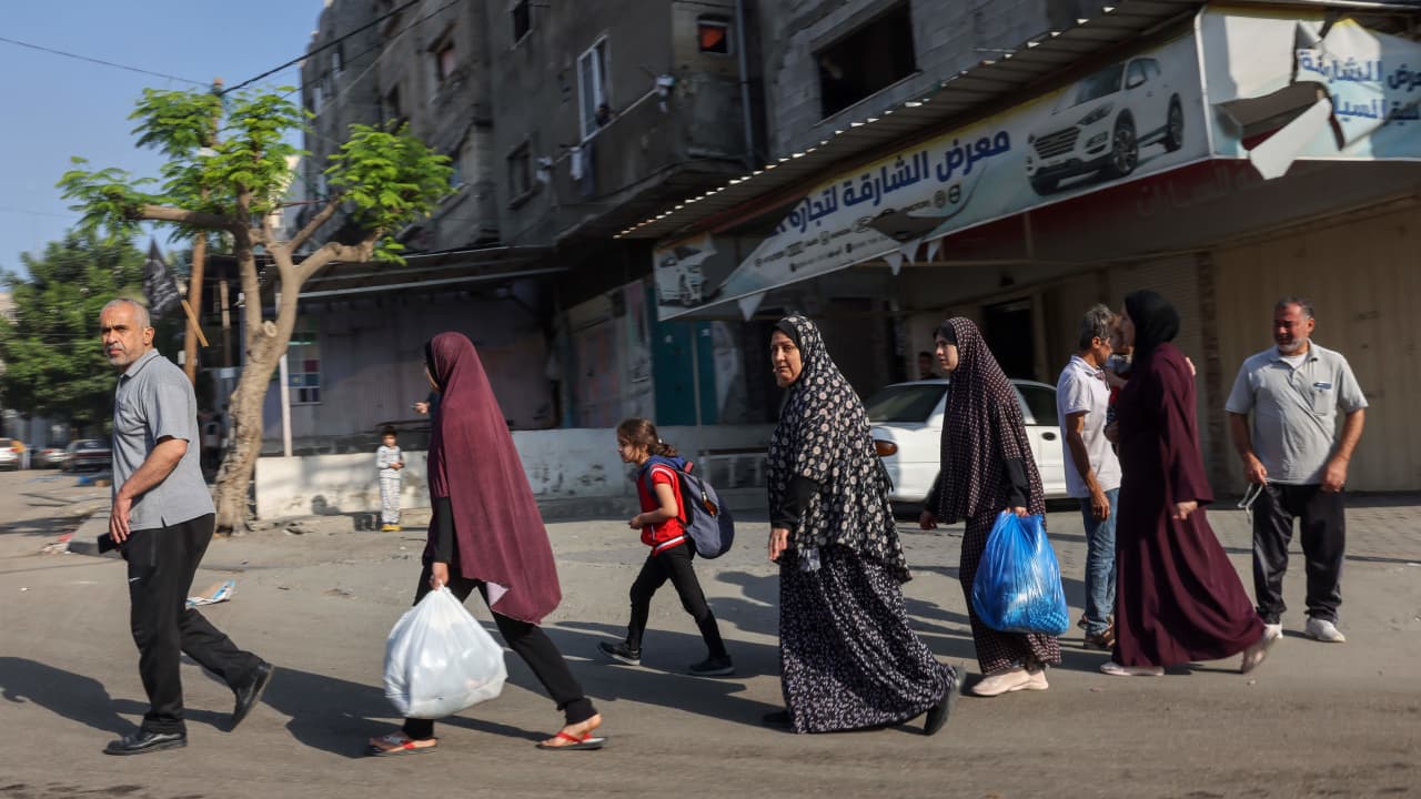 بدقيقة واحدة فقط الجيش الإسرائيلي ينشر فيديو استهداف 12 مبنى يضم