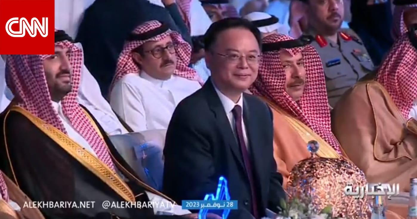 طالبتان سعوديتان ترحبان بسفير الصين باللغة الصينية.. وتشينغ يرد ...