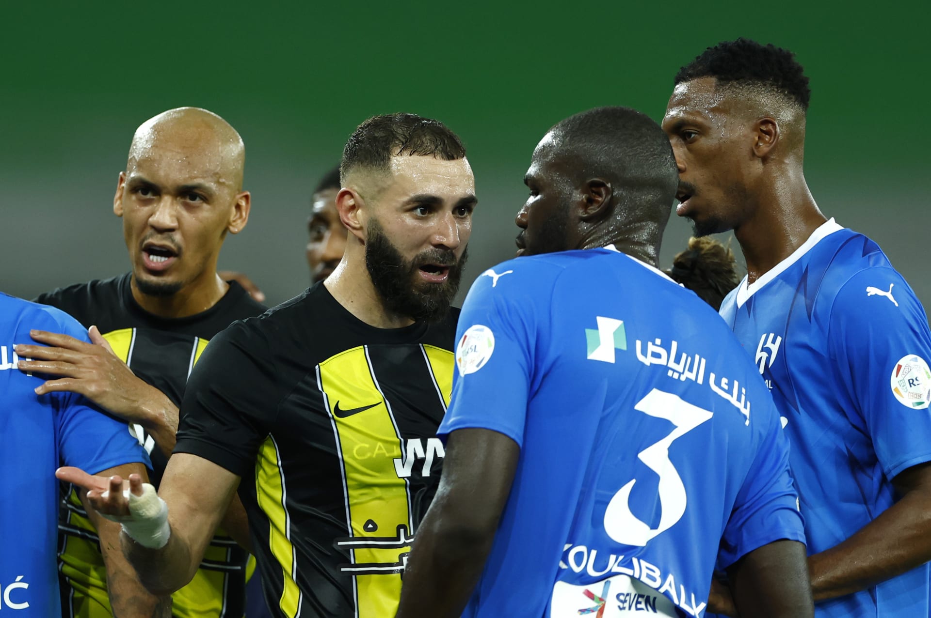موقعة مُرتقبة برأيك من سيفوز في الكلاسيكو السعودي بين الهلال واتحاد