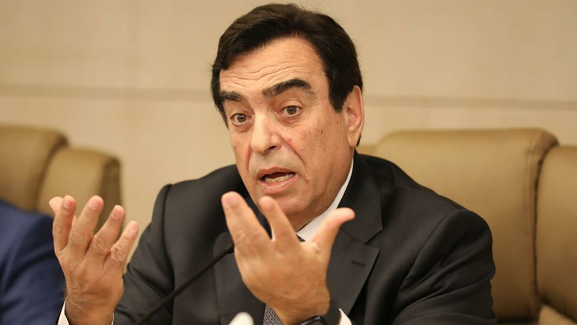 هل اعتنق الإسلام؟.. جورج قرداحي يرد مجددًا