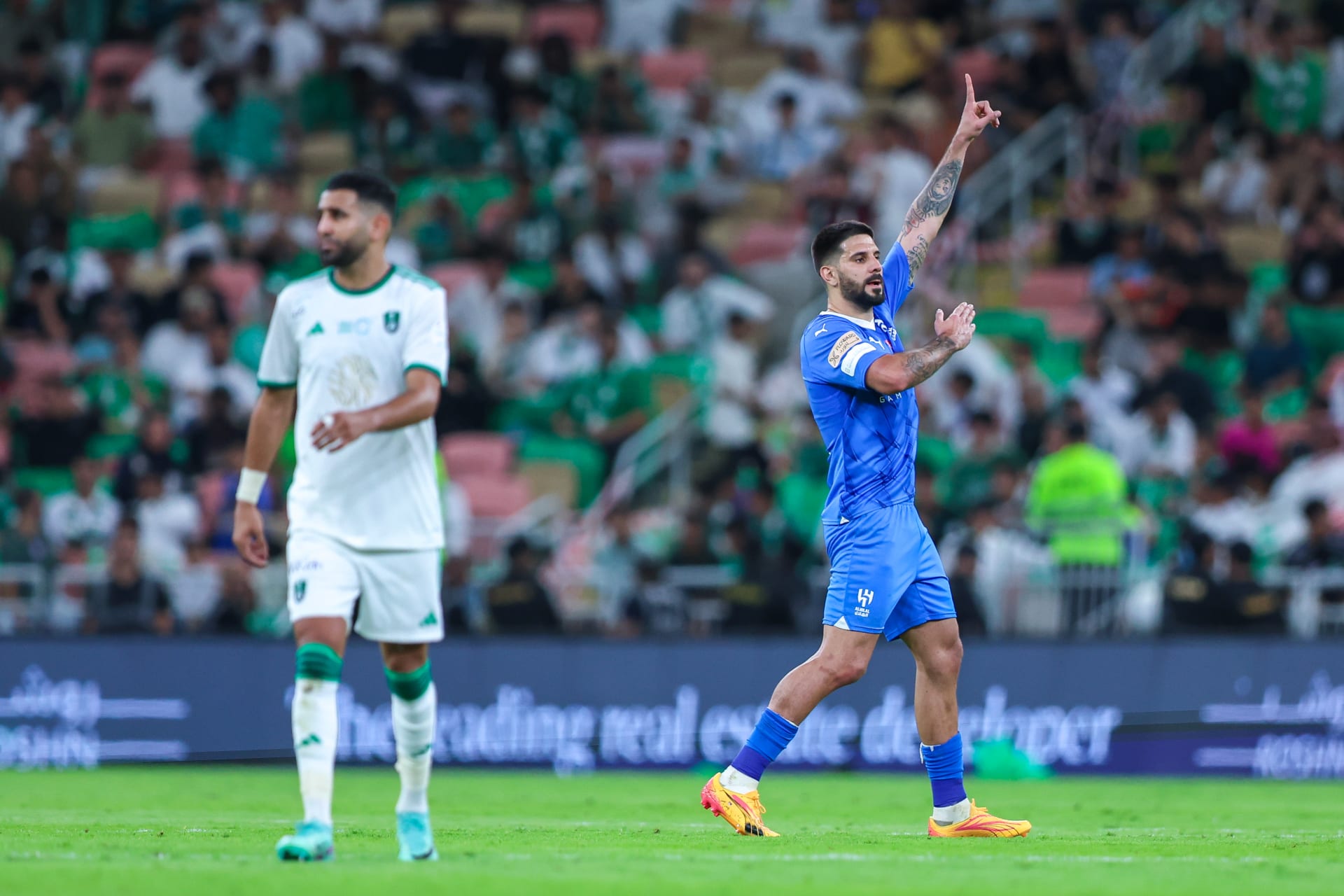 موعد مباراة الهلال والأهلي برأيك من سيفوز في الكلاسيكو السعودي؟