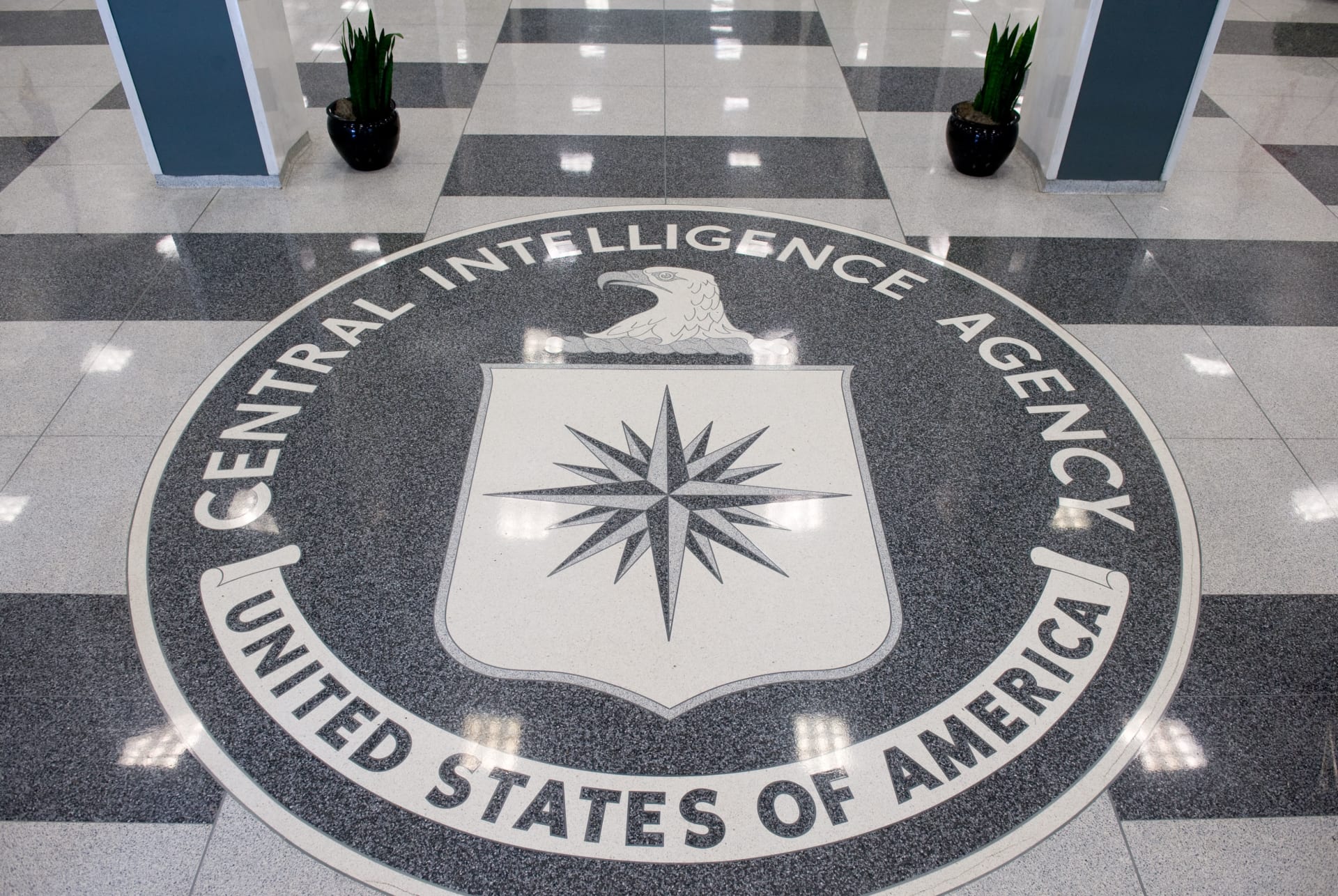 السلطات الأمريكية تكشف كيف سرب محلل سابق في CIA خطط إسرائيل لمهاجمة إيران