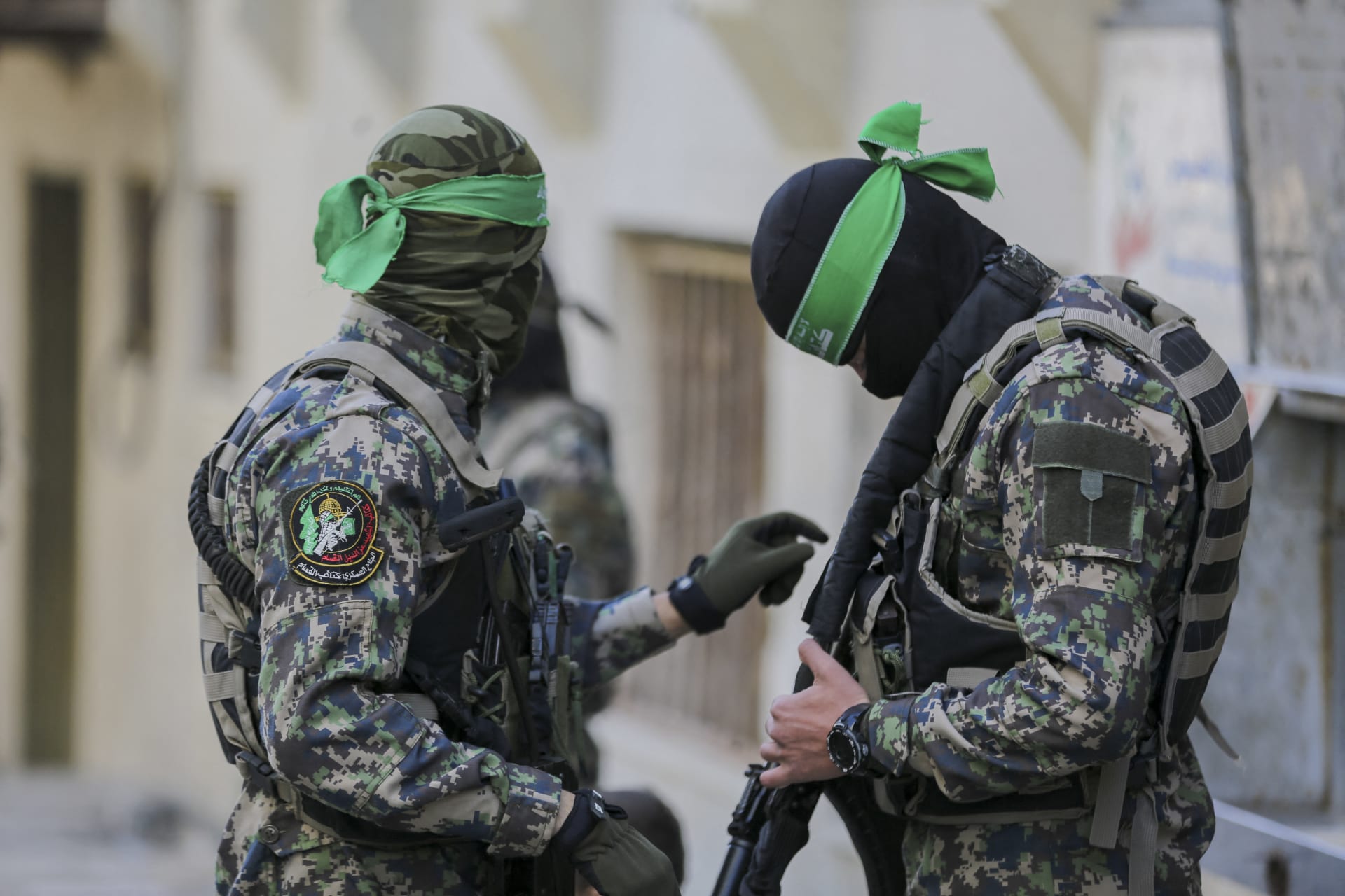 "حماس" تُعلن أسماء الرهائن الذين ستُفرج عنهم السبت