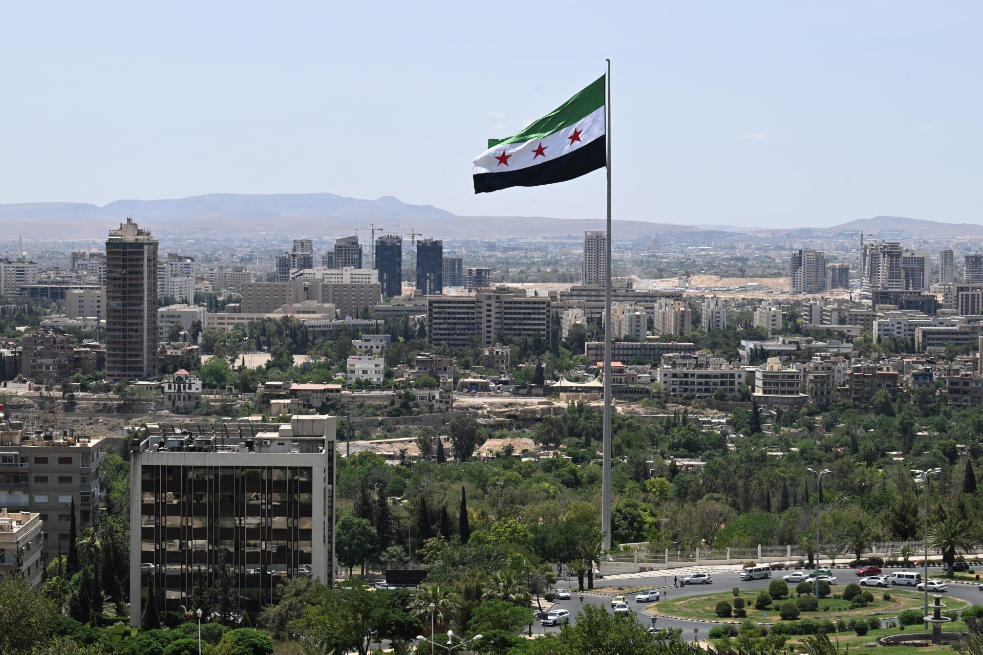 سوريا.. الخارجية ترد على تقارير "إنشاء قاعدة عسكرية أمريكية في دمشق"