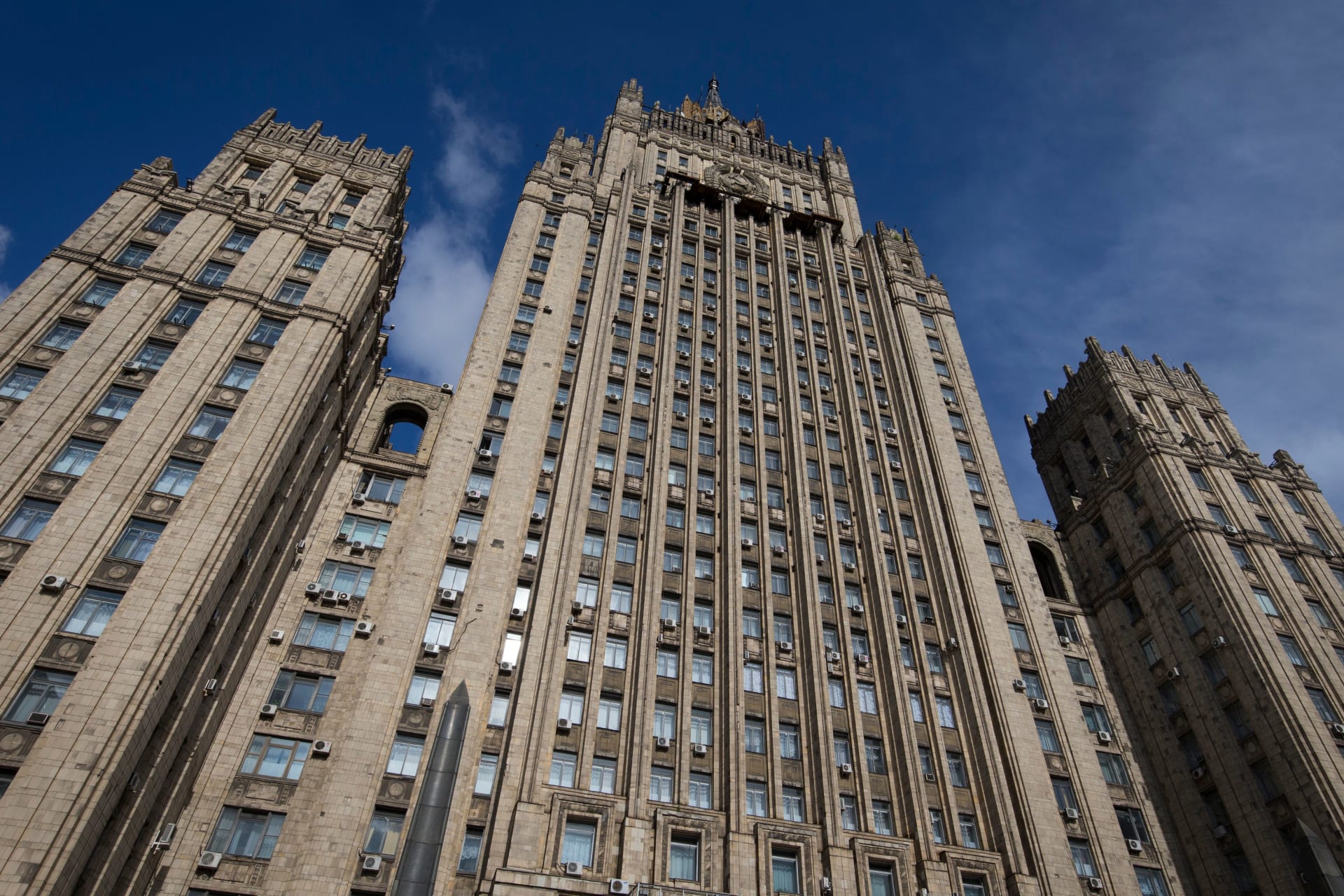 روسيا تعلن طرد دبلوماسي بريطاني بسبب مزاعم بالتجسس.. ولندن تعلق