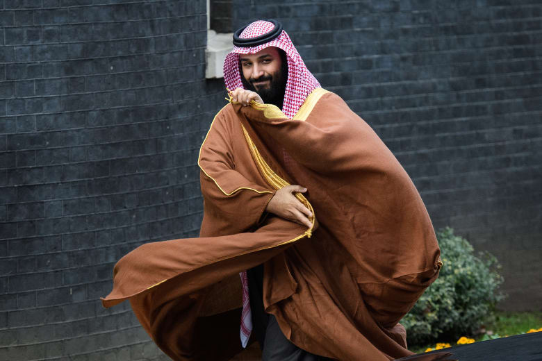 ذكري ميلاد محمد بن سلمان يبرز بالسعودية ونشطاء يتداولون صور