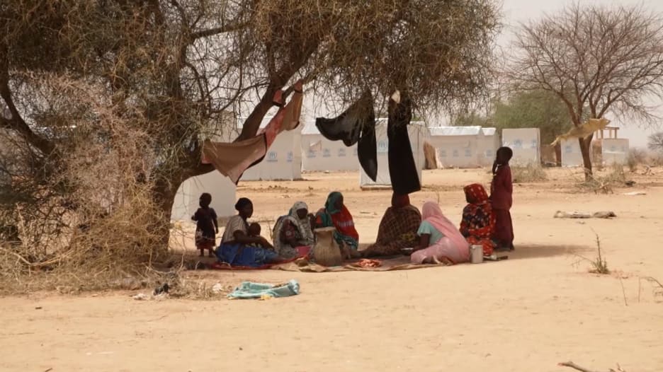 ارتفاع حاد في عدد اللاجئين السودانيين الفارين من العنف في البلاد Cnn