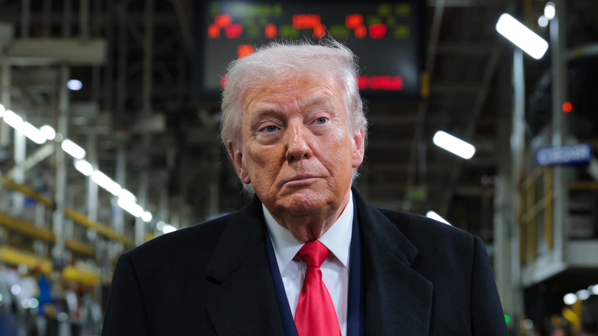 ترامب: دفاع غرينلاند زلاجتان تجرهما كلاب بمواجهة غواصات روسيا والصين