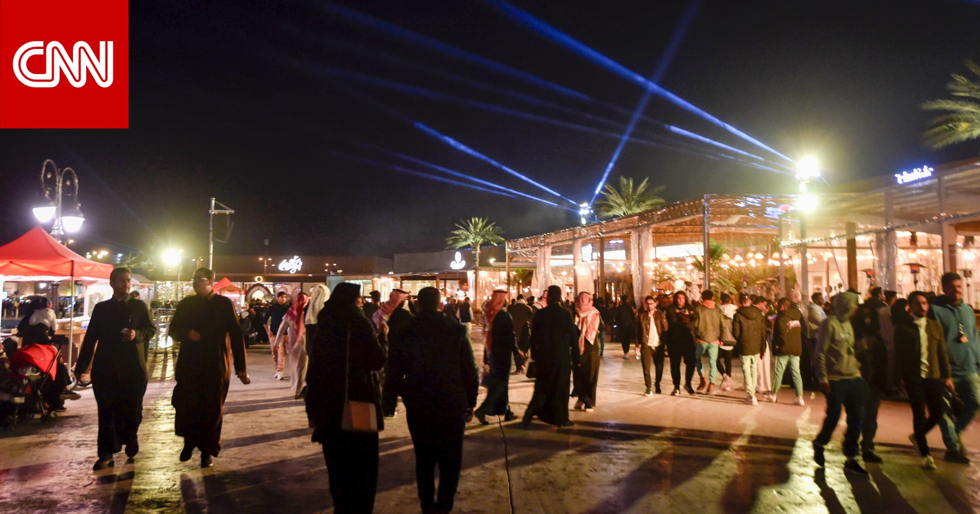 السعودية.. القبض على 3 أشخاص بتهمة التحرش بفتاة في أحد الأماكن العامة - CNN Arabic